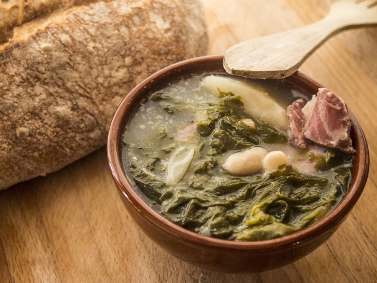 El Caldo Gallego como plato típico del Camino de Santiago